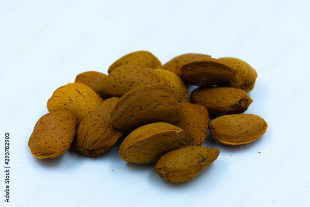 La almendra es un fruto seco muy saludable y rico en vitaminas Stock ...