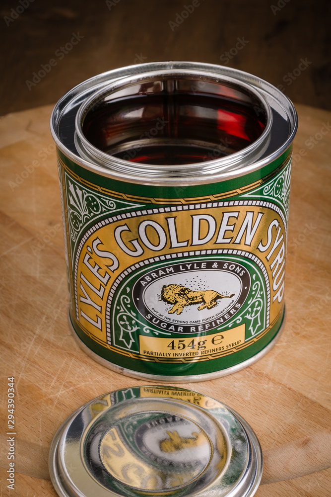 Lyles Golden Syrup worlds oldest unchanged brand packaging Stock Photo ...