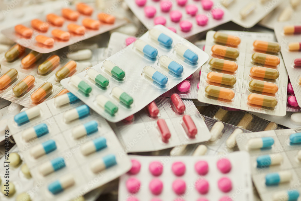 Medikamente in Blister Verpackung als Hintergrund Stock Photo | Adobe Stock