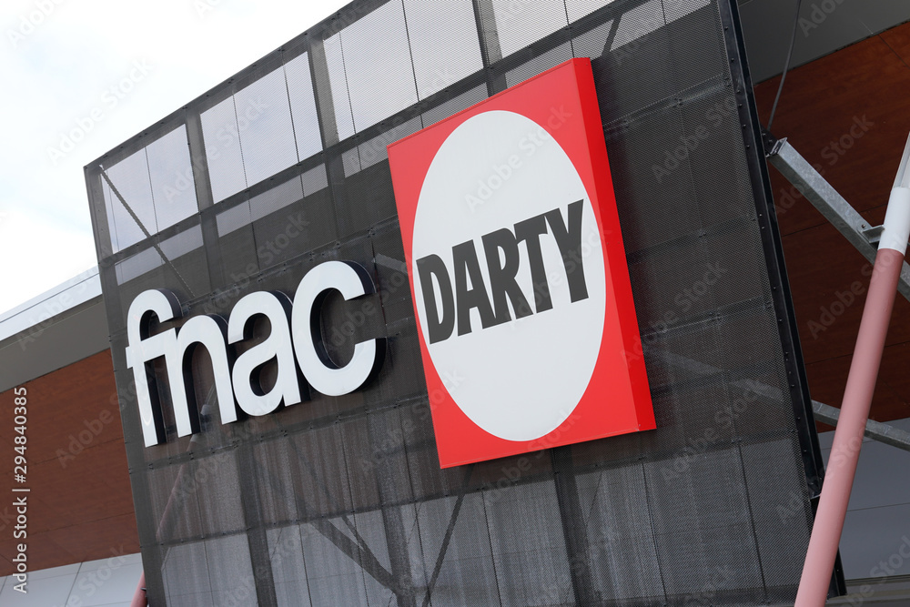 Fnac Darty Logo sign shop on building facade store Stock Photo | Adobe Stock