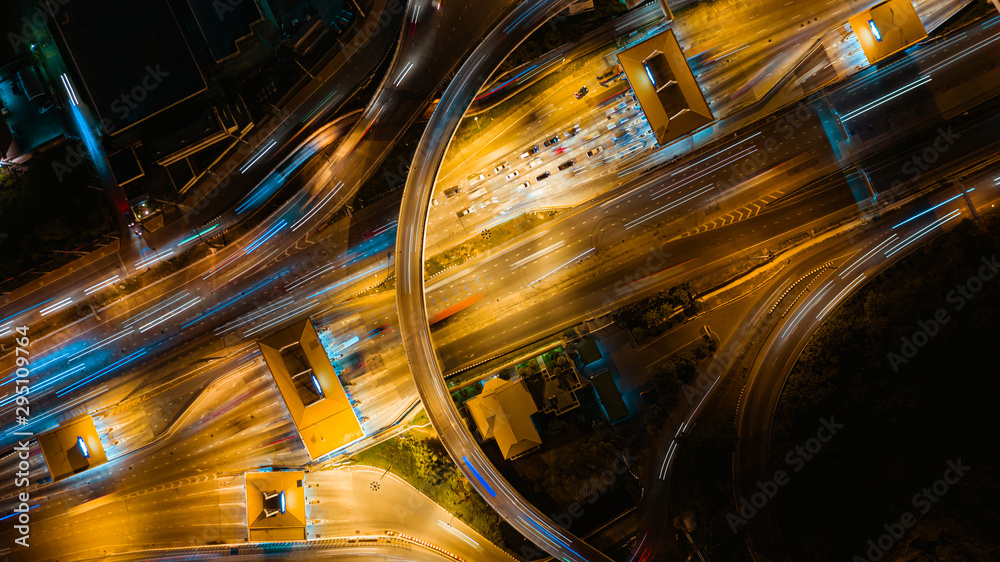 Foto de Aerial top view of toll expressway payment point, Road traffic ...