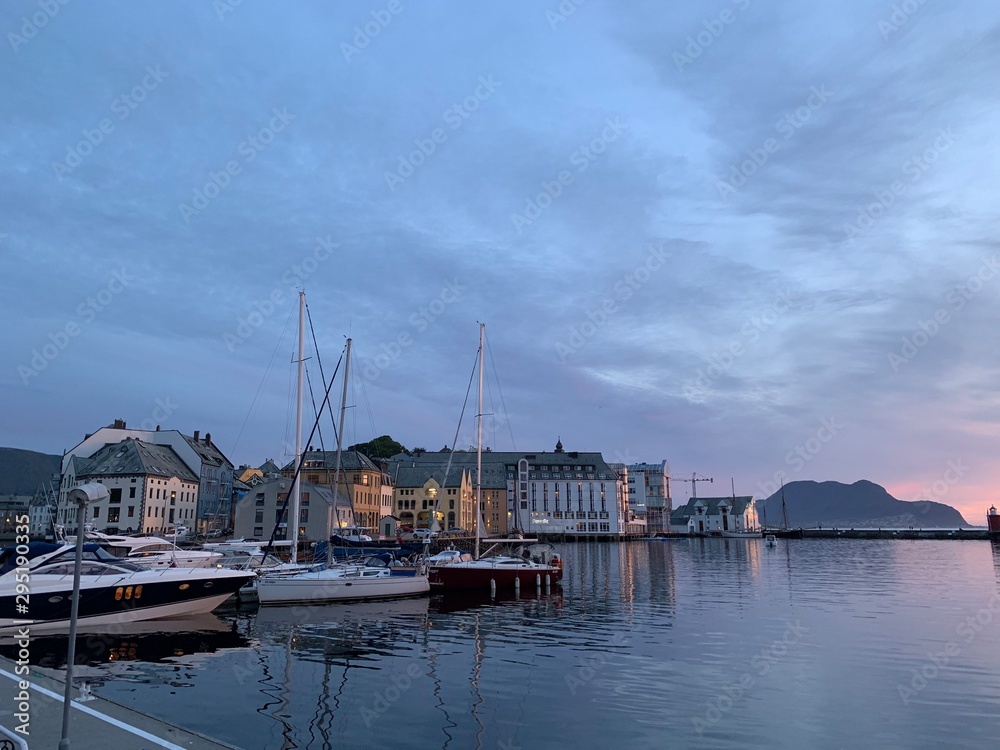 Torget - Stadtviertel in Stavanger - Norwegen mit bunten Häuser und ...
