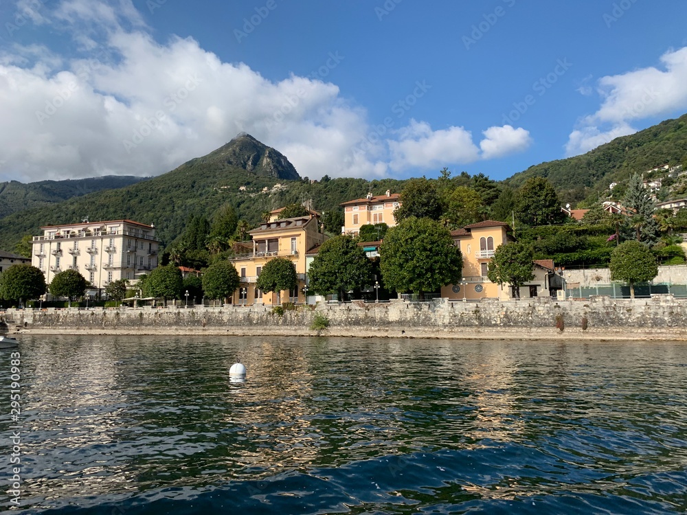 cannero riviera am lago maggiore in Italien direkt am See Stock Photo ...