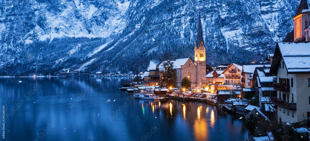 Hallstatt, Austria in a snowy winter night ภาพถ่ายสต็อก | Adobe Stock