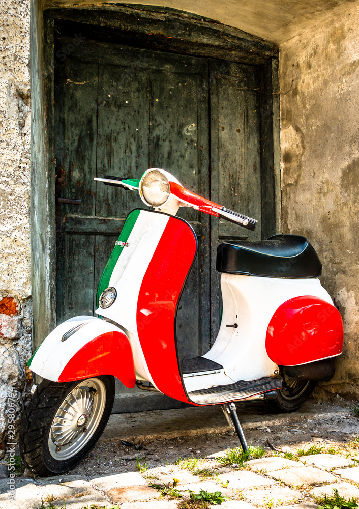 Vespa Italy Flag