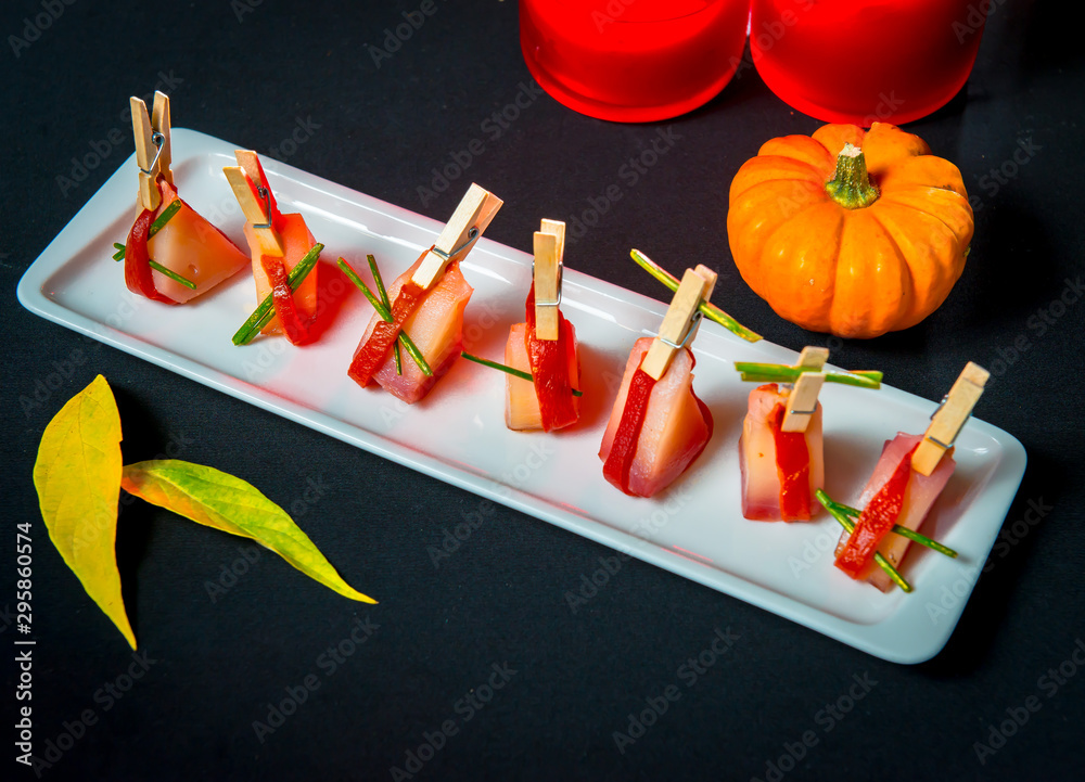 Foto de Slices of Patagonian toothfish fillet marinated in beet brandy ...