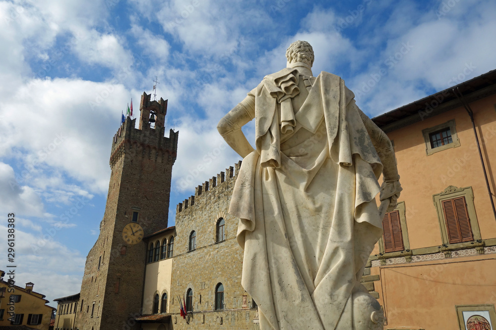 Denkmal des Ferdinando Medici in Arezzo Italien Stock Photo | Adobe Stock