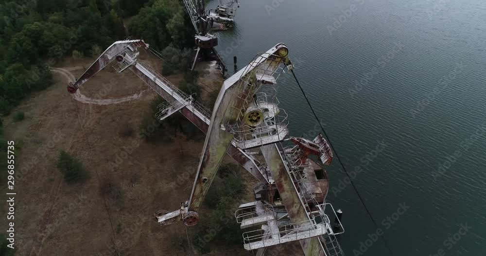 Cranes that took part in the liquidation of the accident at the ...