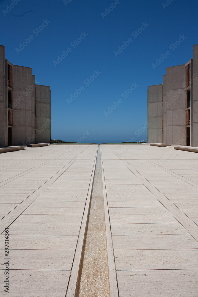La Jolla’s Salk Institute campus, designed by architect Louis Kahn ...