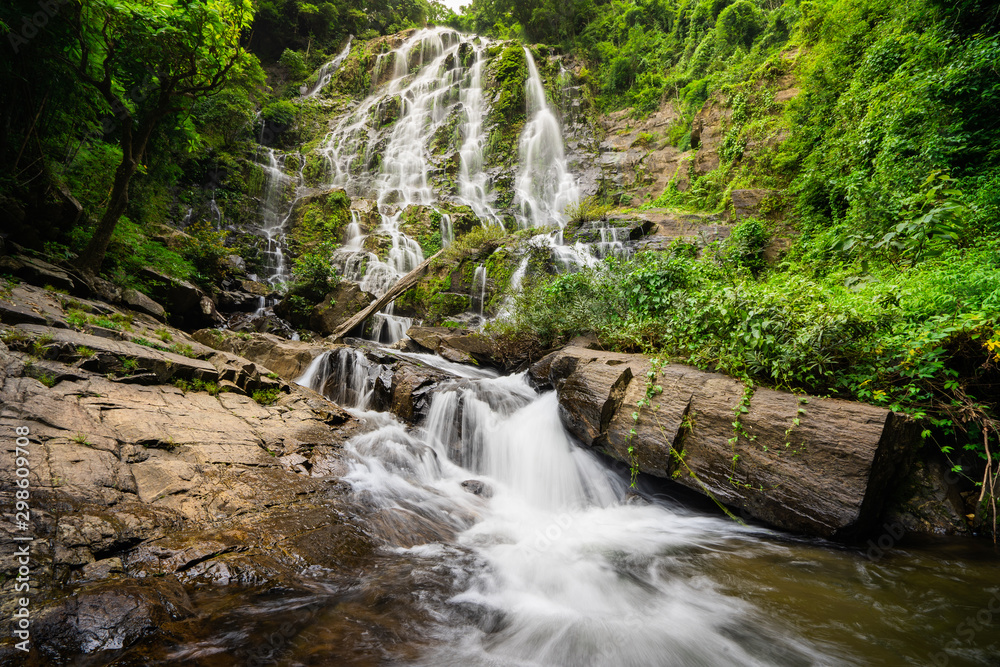 Foto de Sai Rung La Ong Dao Waterfall the biggest waterfall in Southern ...