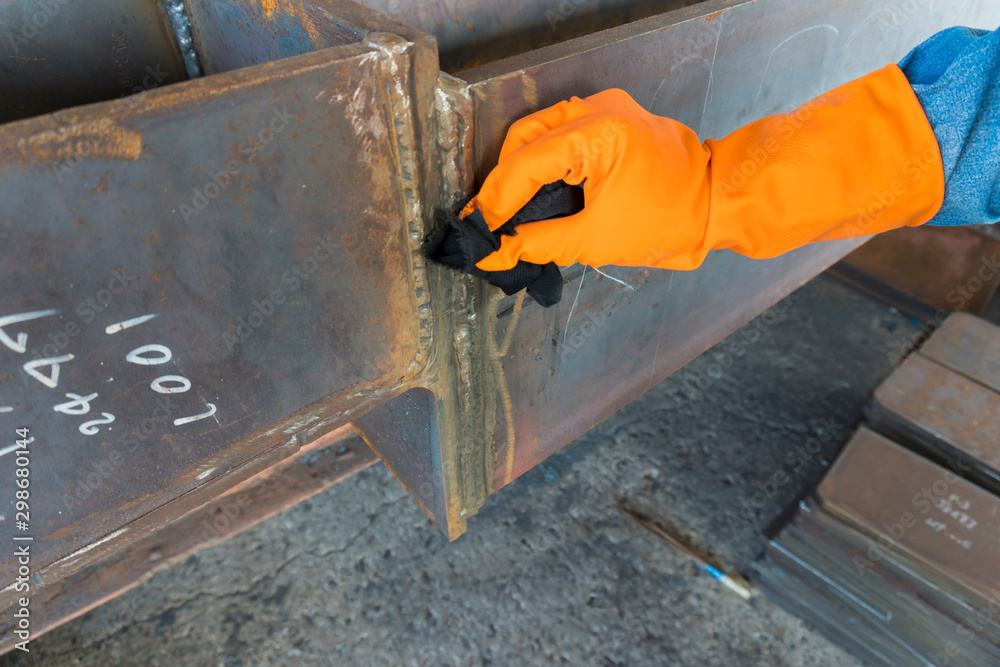 Step to use rag wipe Solvent Remover to cleaning the welded surface ...