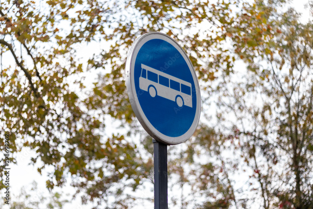 Panneau de voie réservée aux bus Stock Photo | Adobe Stock