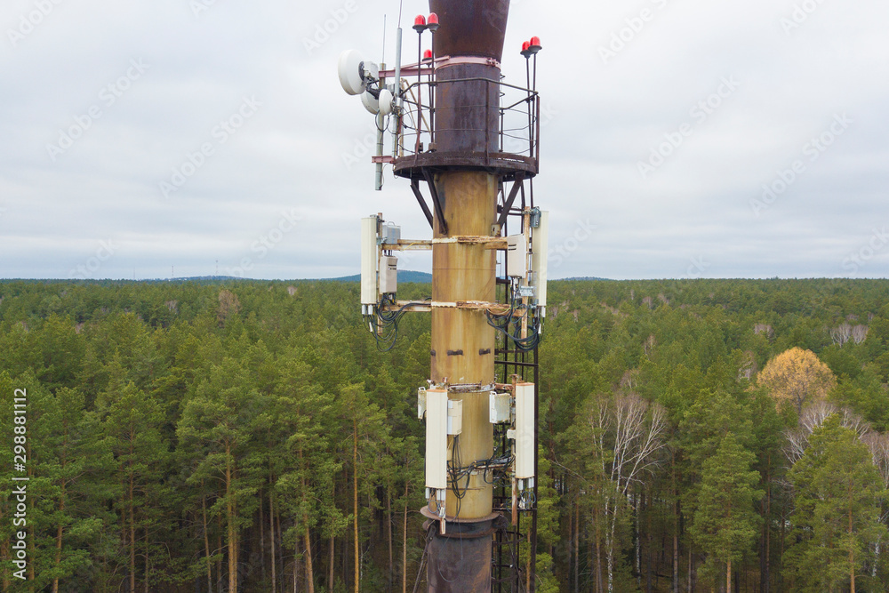 Mobile telephone network base station telecommunication tower with smart cellular antennas ...