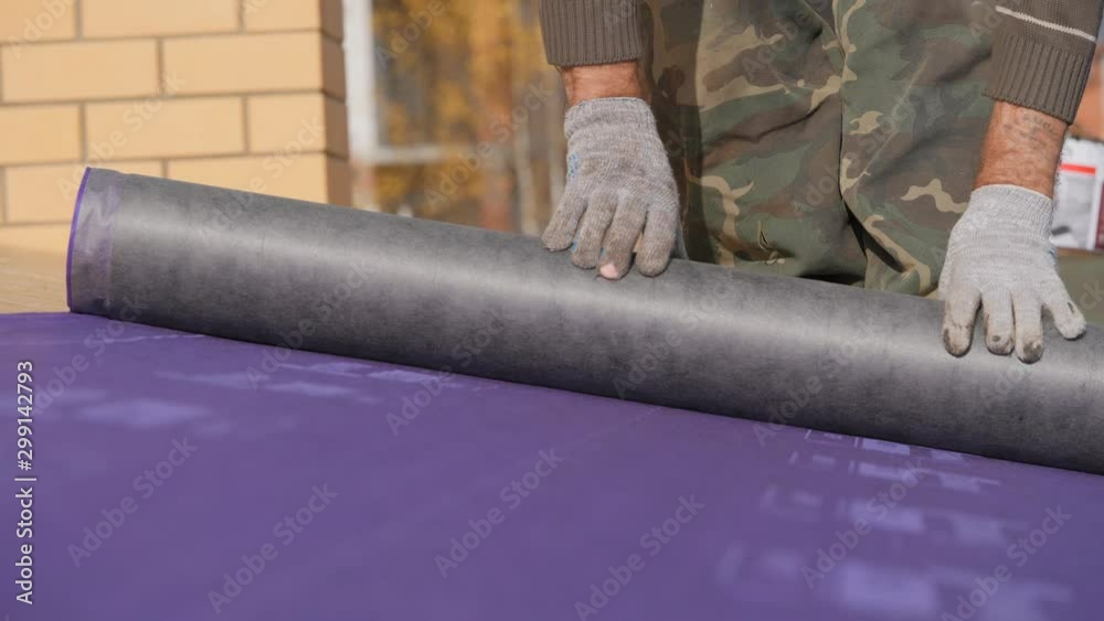 Installation of the roof base. Flooring substrate under the roof ...