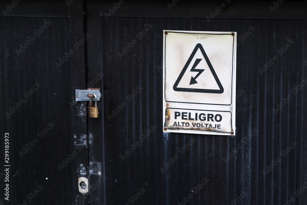 Peligro Alto Voltaje Sign (High Voltage Hazard) Stock Photo | Adobe Stock