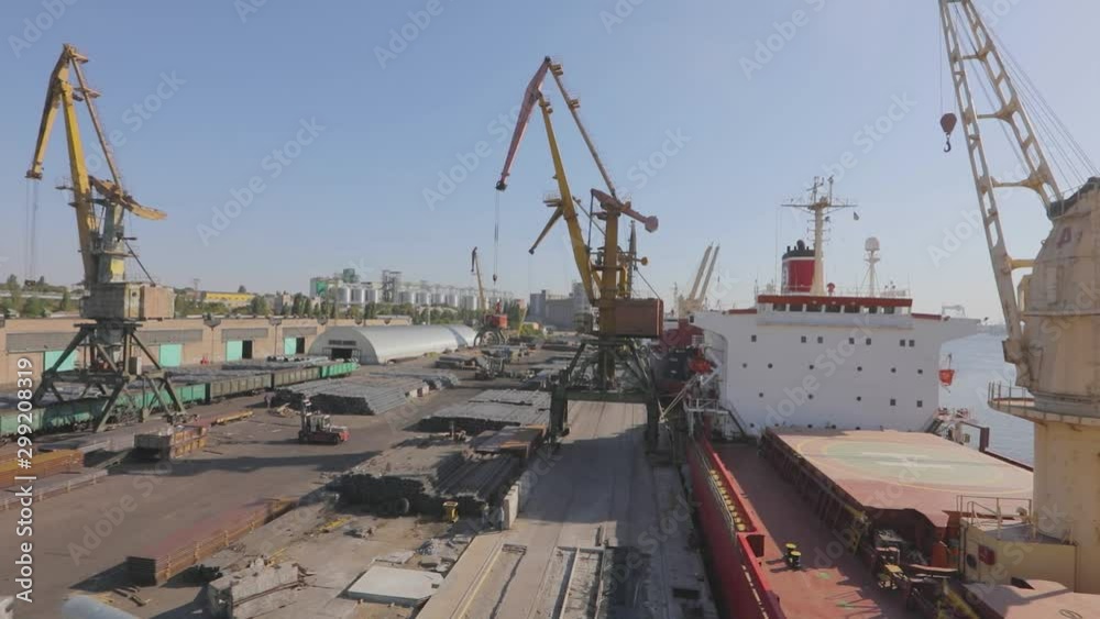 Loading bulk materials into the ship, loading the cargo ship with ...