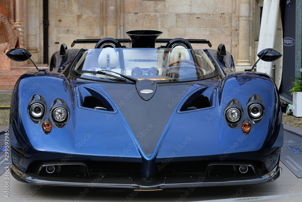 Pagani Zonda Revolucion Blue Wallpaper