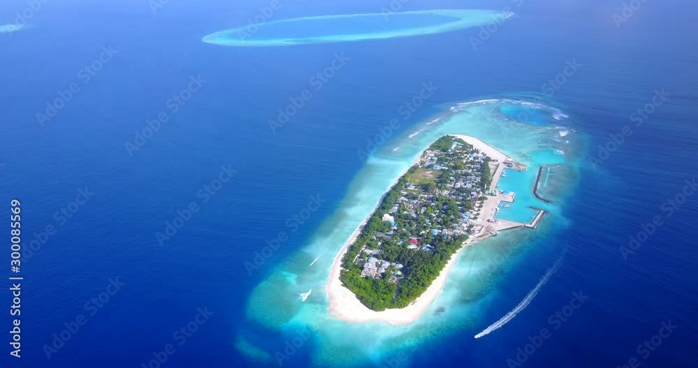 Vidéo Stock Ukulhas, Maldives, Aerial. Beautiful tropical inhabited ...