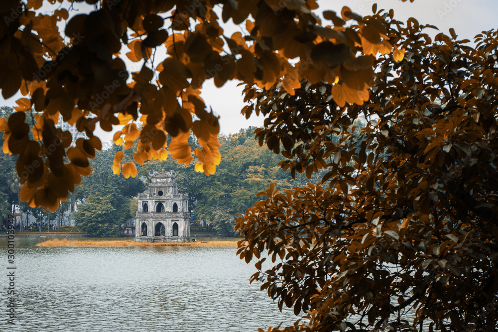 Hoan Kiem lake in Hanoi, Vietnam (Guom lake), Turtle tower Stock Photo ...