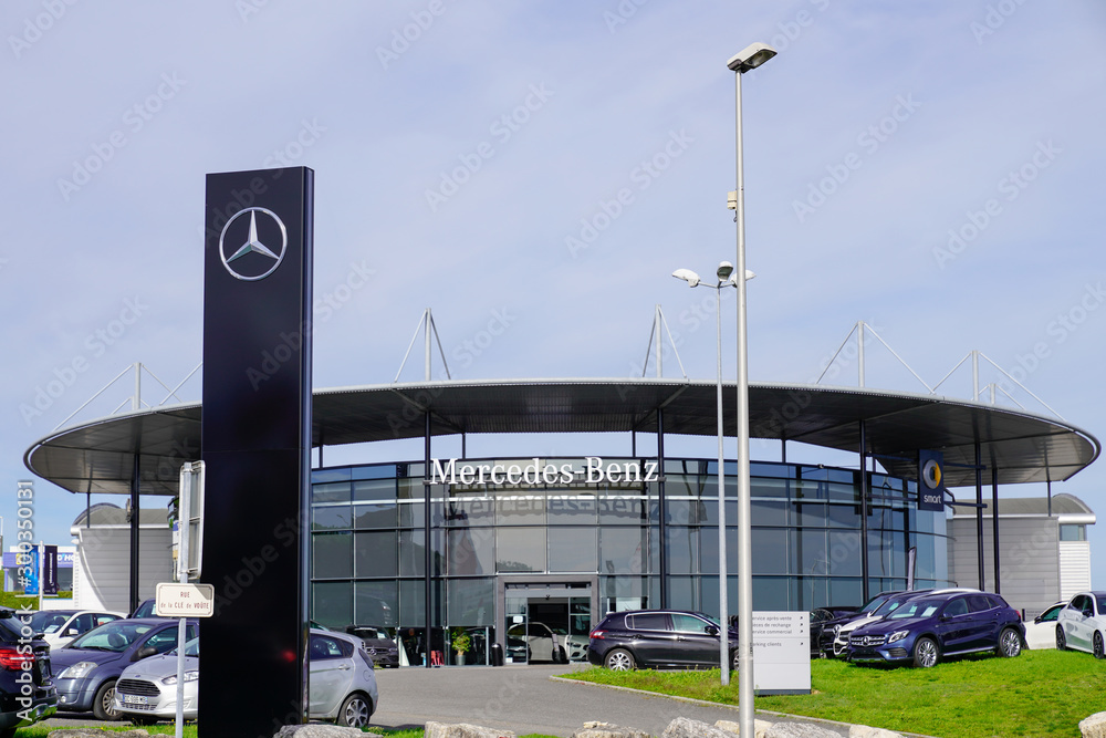 Mercedes car emblem dealership sign store in front logo office shop ...
