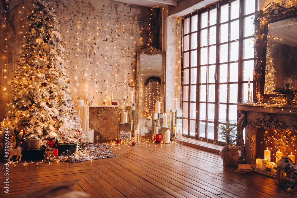 warm cozy evening luxury Christmas room interior design, Xmas tree ...