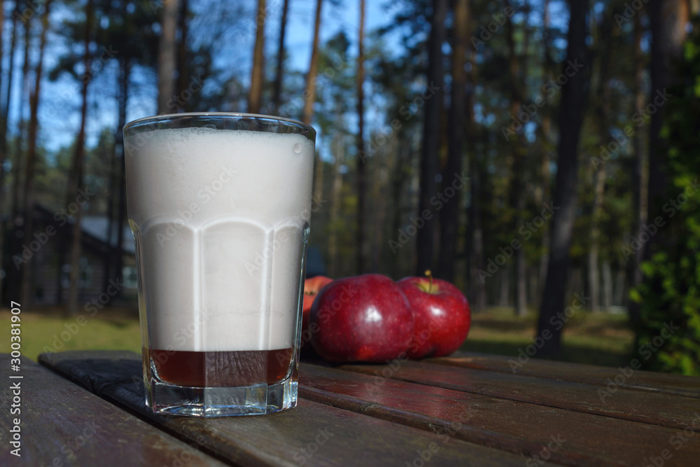 Oxygen foam in a glass beaker. An oxygen cocktail is a drink rich in ...