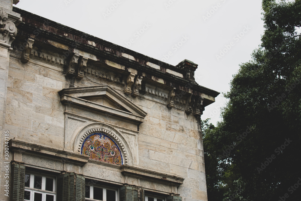 Foto de O Parque Henrique Lage é uma incrível mistura entre arquitetura ...