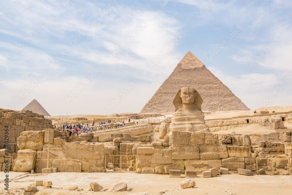 The ancient Egyptian Pyramid of Khufu with ruins, tombs and monuments ...