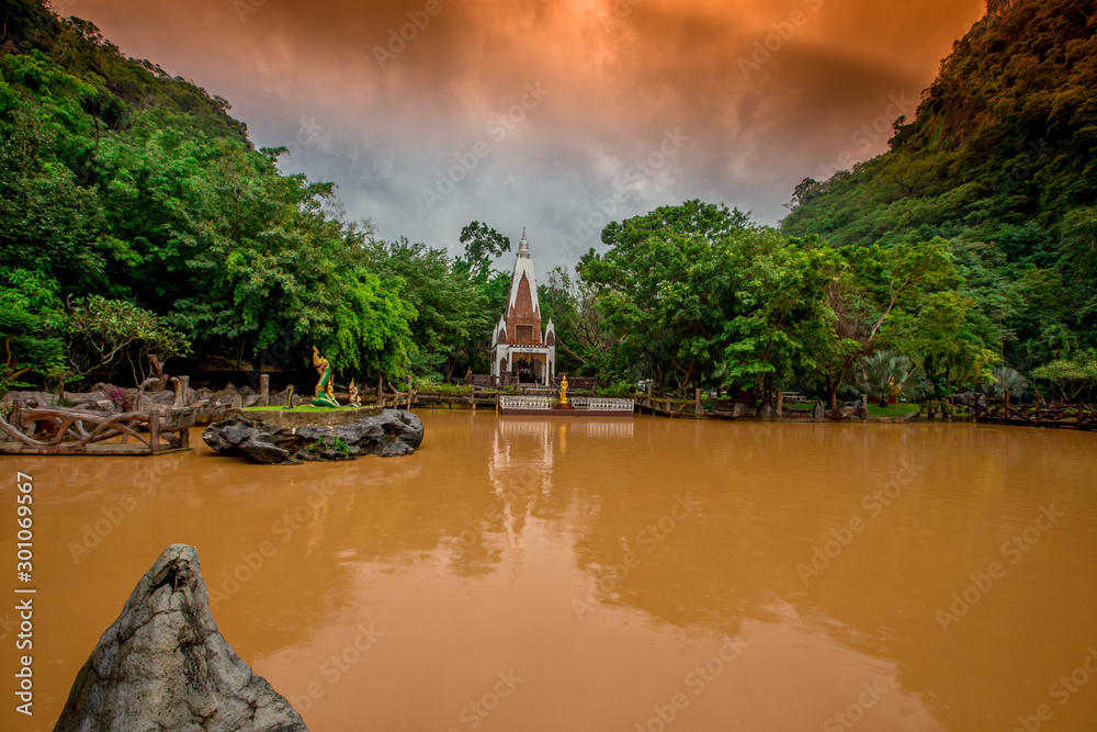 Background Landmark tourist attractions, Wat Tham Khao Wong, Uthai Thani Unseen Thailand ...