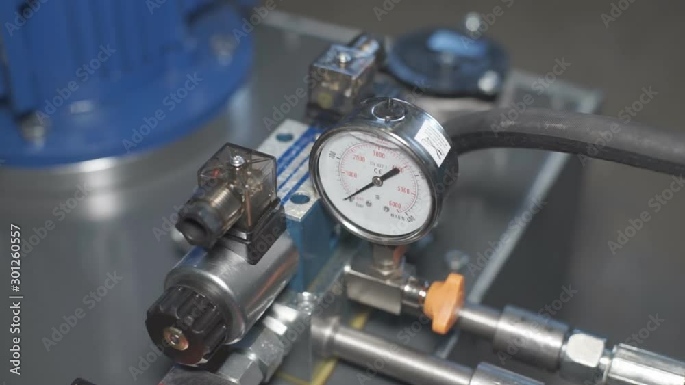 Structures and parts of machine tools in heavy engineering plants ...