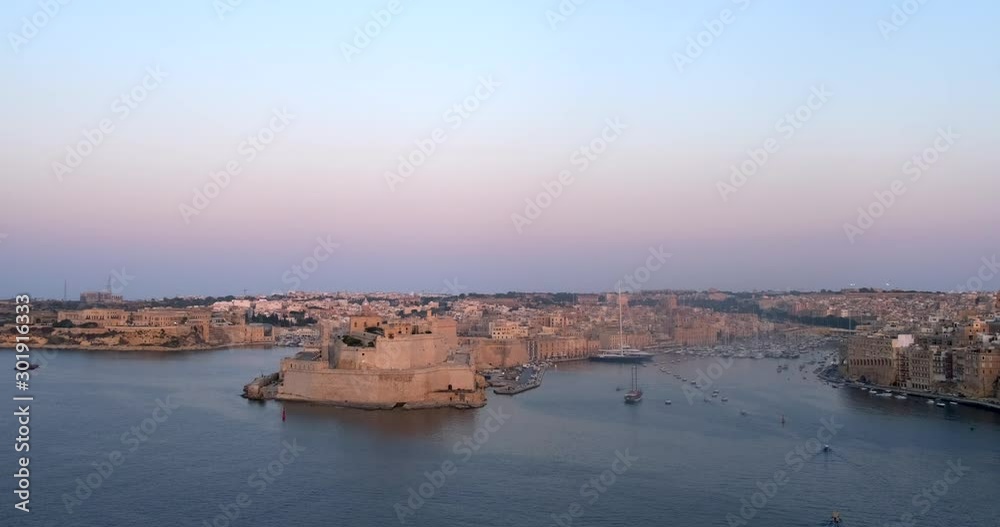 Vidéo Stock Castle Fort St Angelo at the Grand Harbour Port in Valetta ...