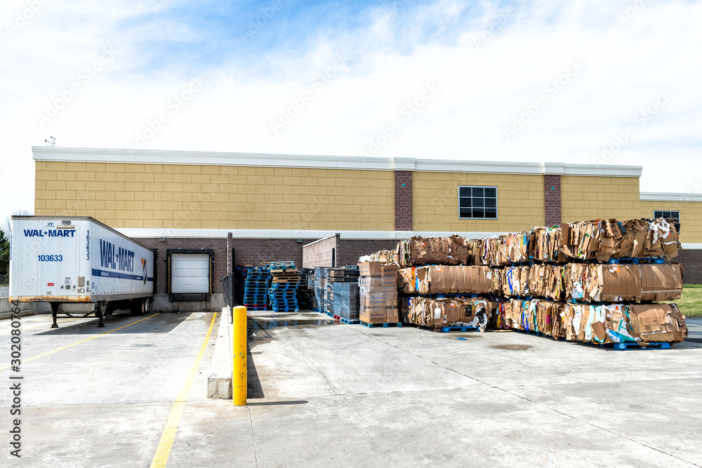 Sterling, USA - April 4, 2018: Walmart, Wal-mart semi truck trailer ...
