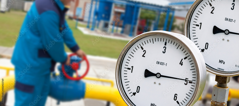 Pressure gauge in oil and gas production process for monitor condition ...