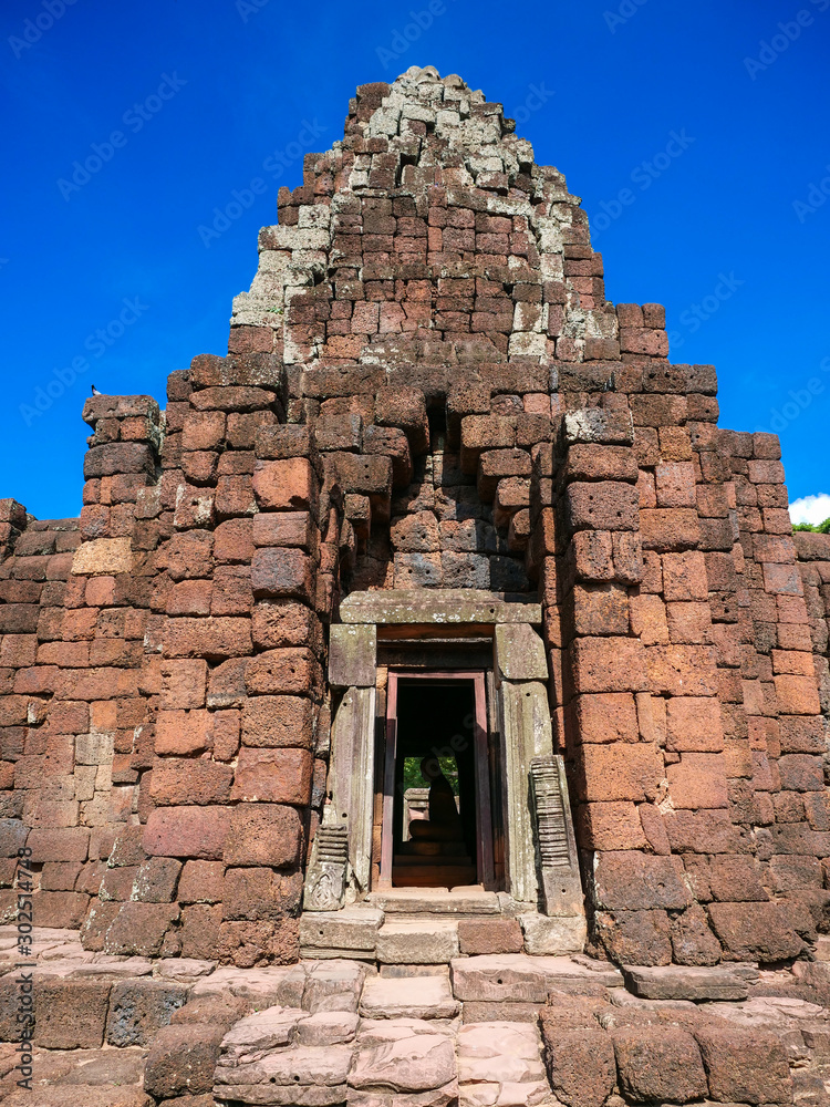 The castle is the residence of the Khmer King Jayavarman VII statue of ...