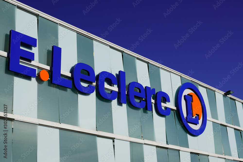 Leclerc supermarket logo chains store e.leclerc sign shop foto de Stock ...