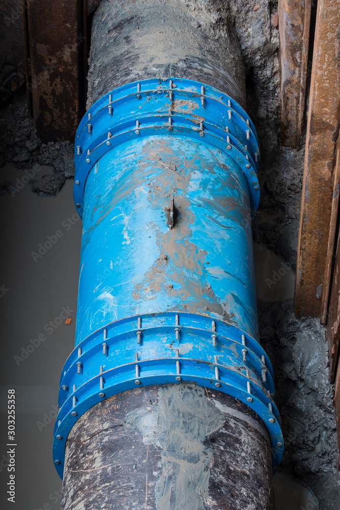 1000 mm diameter water pipe fixed, between cast rion and ductile Stock ...