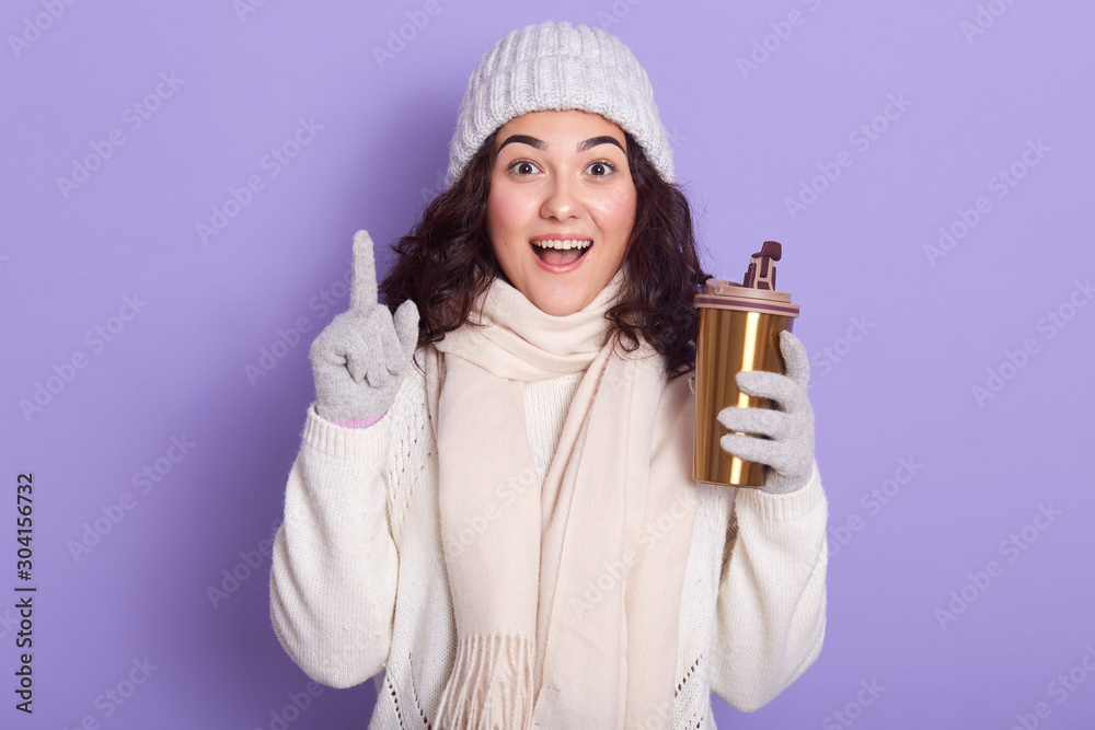 Image of surprised beautiful girl with black curly hair opening her ...