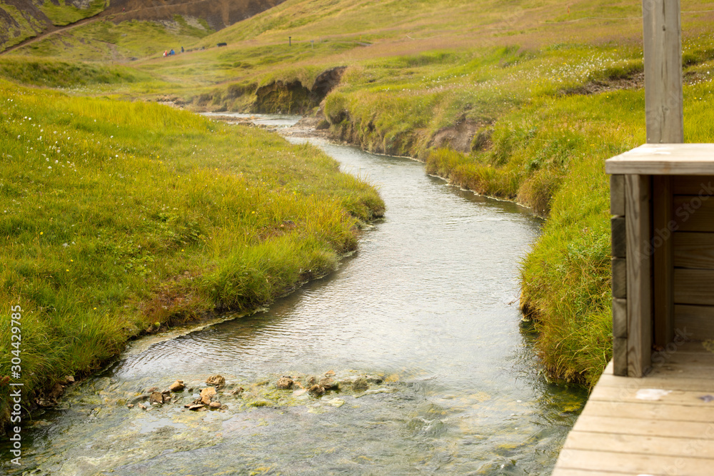 Foto de Hot Spring Hiking and Natural Bathing in Geothermal Hot River ...