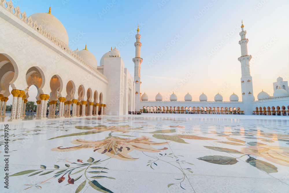 Panoramic view of Sheikh Zayed Grand Mosque, Abu Dhabi, United Arab ...