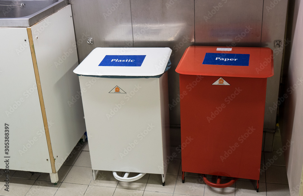 Müllcontainer Stock Photo | Adobe Stock