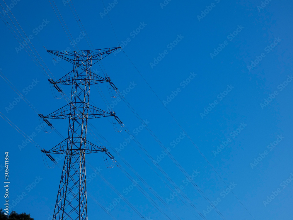 Torres electricas; estructuras de ingeniería que se utilizan para ...