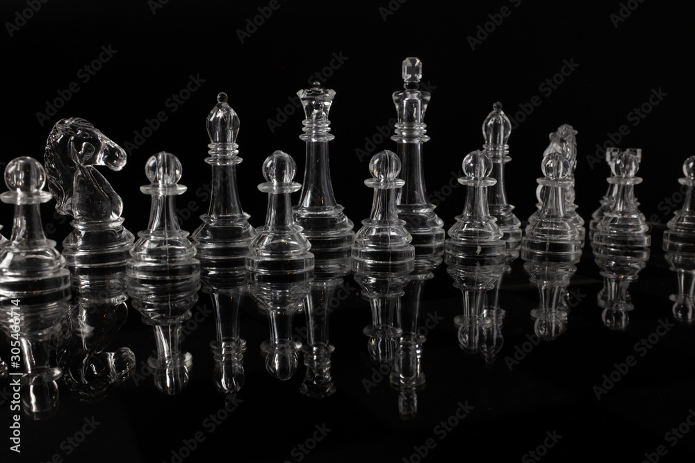 Foto de Transparent methacrylate chess pieces, front view placed on a ...