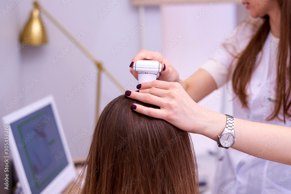 Diagnostic complex for microscopic examination of hair and skin of the ...