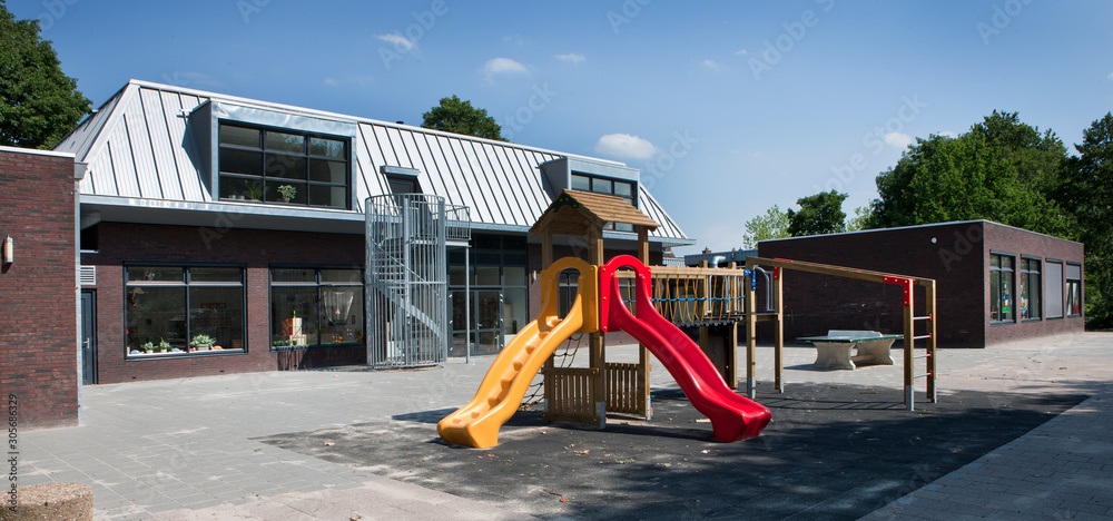 Foto de Schoolbuilding Oosterboer Meppel Netherlands. Anne Frank school ...