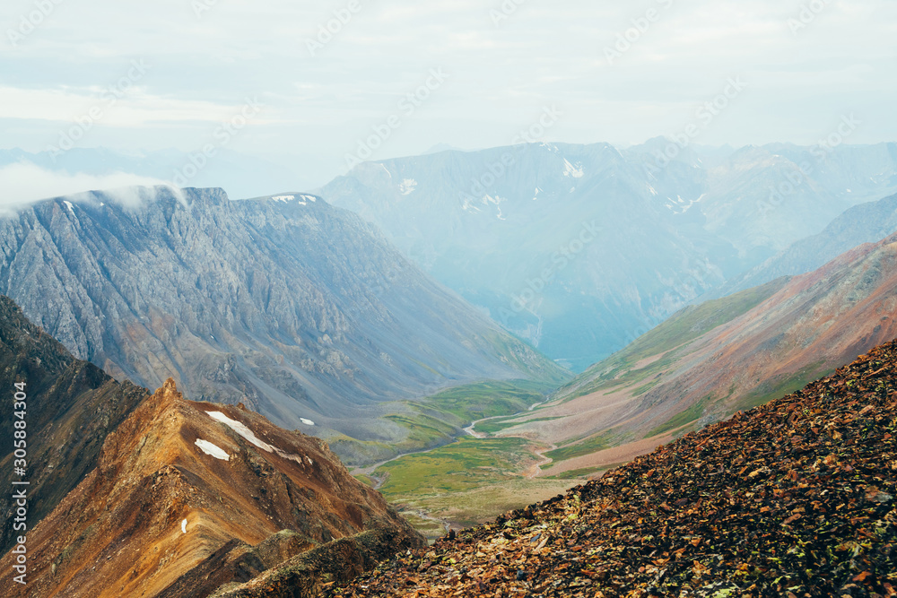 Giant Red Range