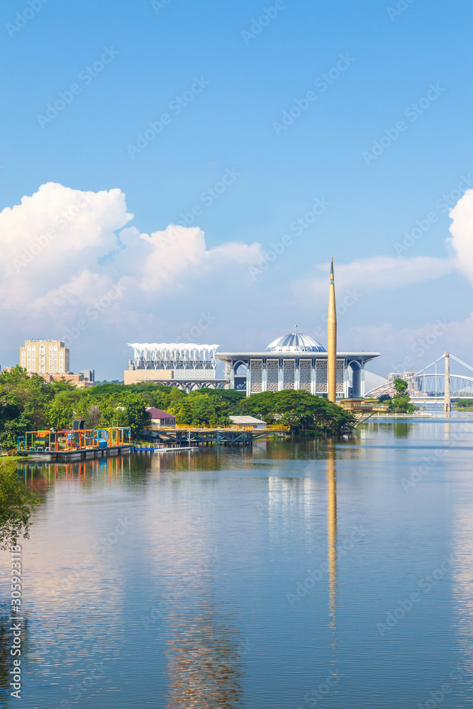 View of Sultan Mizan Mosque (Masjid Besi) in Putrajaya, Malaysia Stock ...