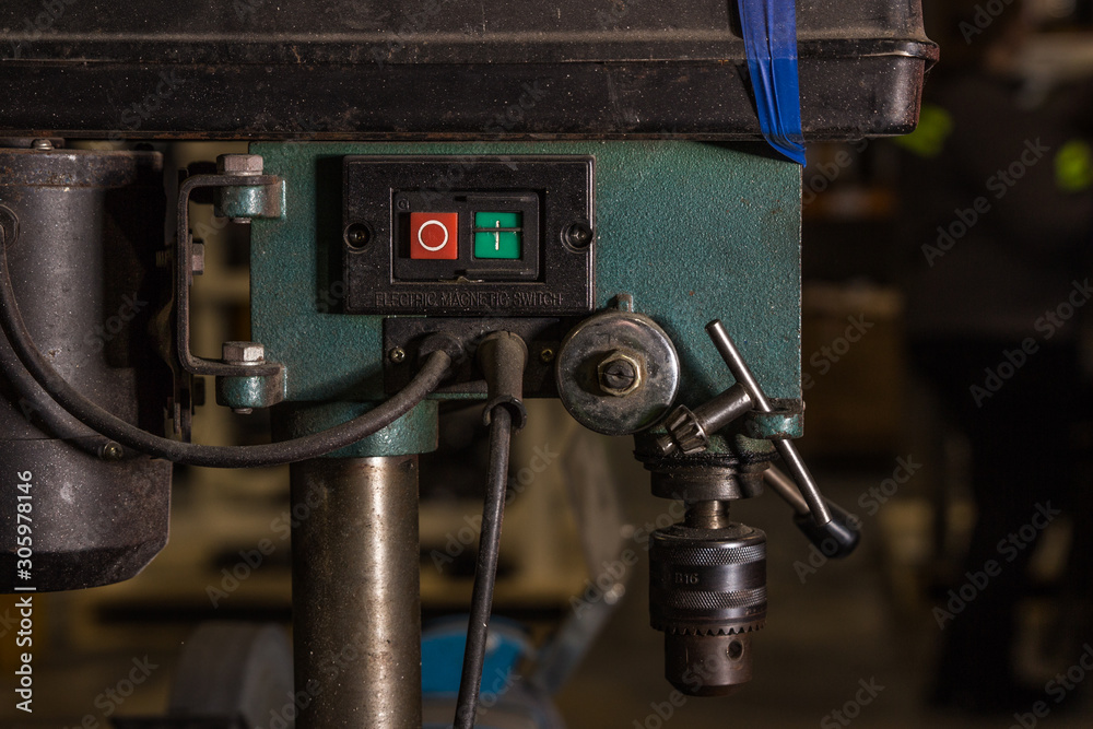 Fotka „Dirt Machine used for drilling and tapping electrically operated ...