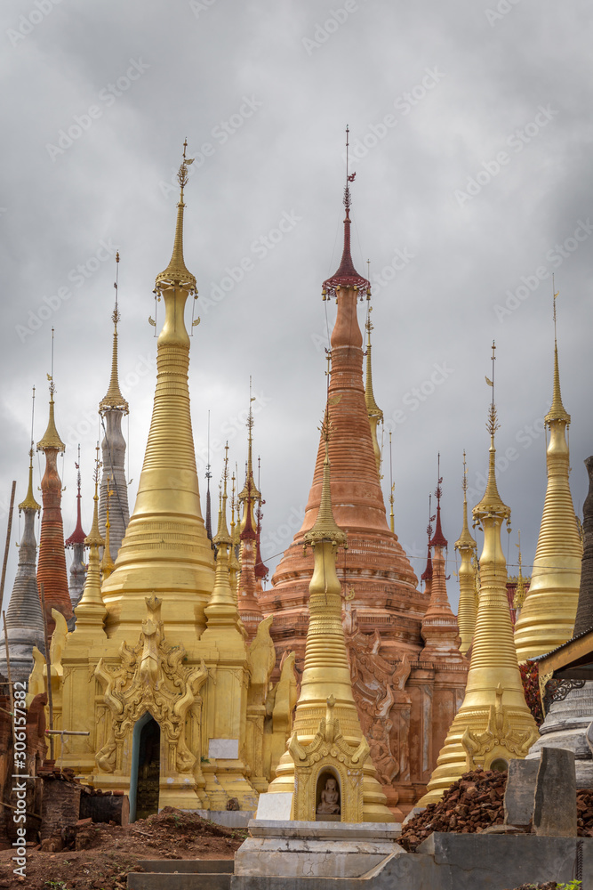 Shwe Inn Dain Pagoda, Inle lake, Myanmar. Ancient Inn Dain complex ...