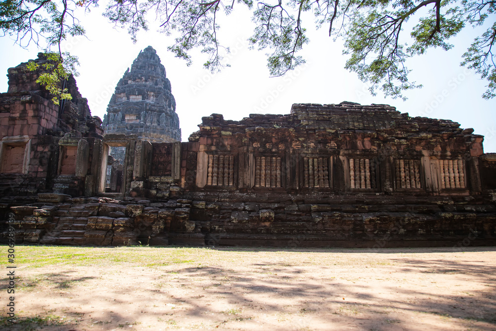 The Phimai castle historical park is the largest ancient Khmer ...
