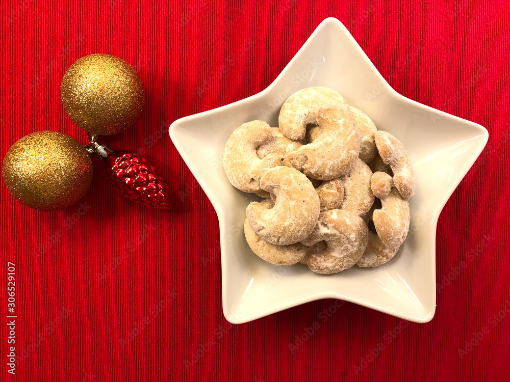 Traditional Austrian Christmas cookies "Vanillekipferl" Vanilla ...